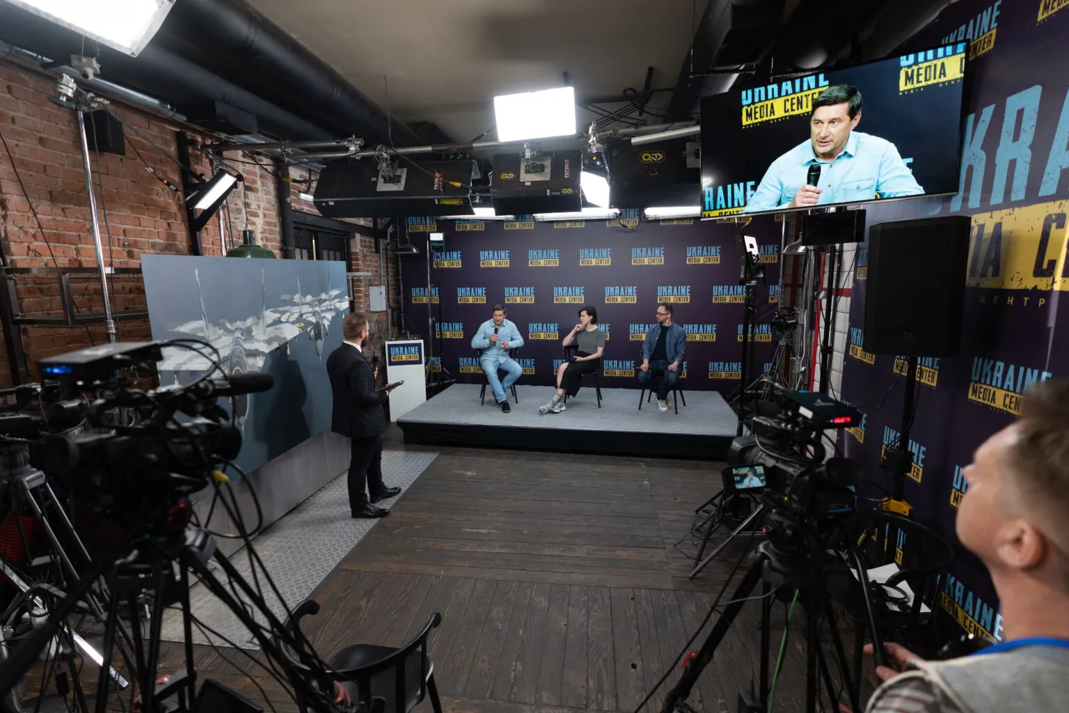 Ukraine 24 TV channel and Media Center Ukraine special project ...