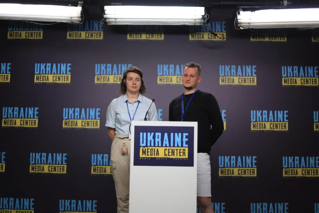 Help the military and compete for the cup: camo net weaving competition ...