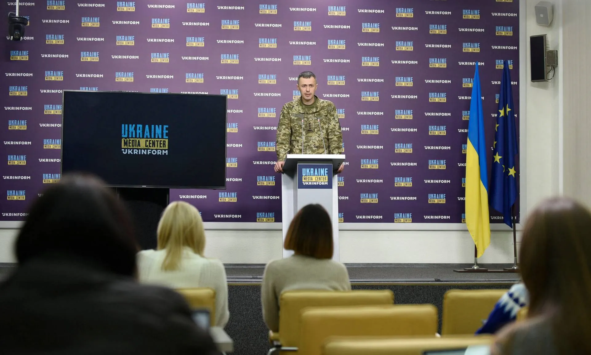 80,000 people cross the border entering and exiting Ukraine, more than ...