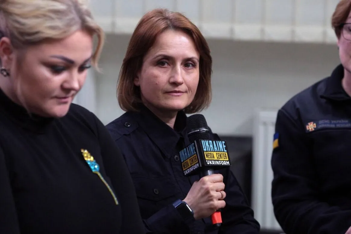 27% of female police officers serve in the ranks of the National Police ...