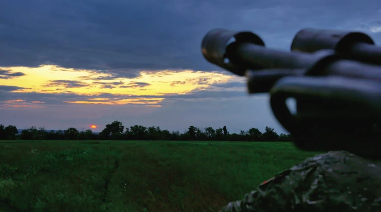 Over past day, enemy army along Southern axis loses at least 11 ...