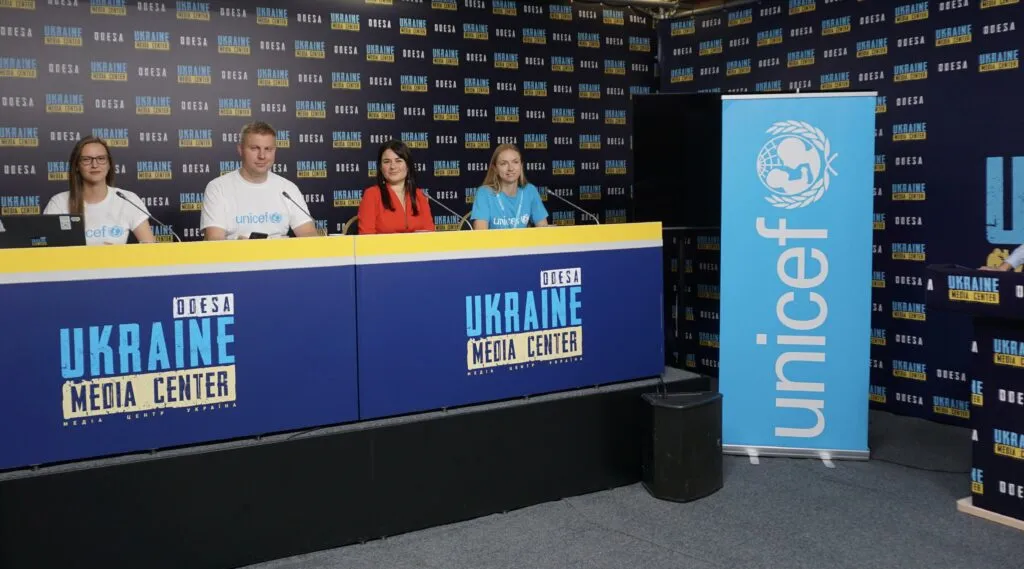 In the south of Ukraine, UNICEF is repairing shelters, providing ...