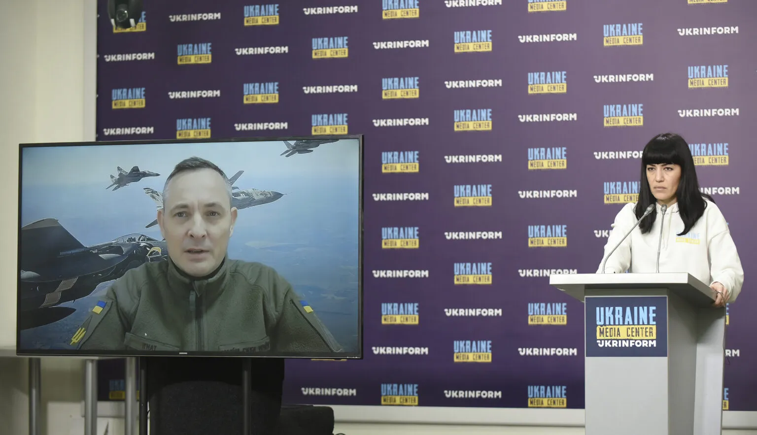 Ukrainian pilots in Denmark are already training in flying F-16 fighter ...